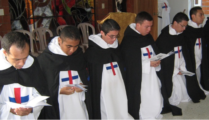 Działalność Apostolska Zakonów Męskich w Polsce - Życie Zakonne