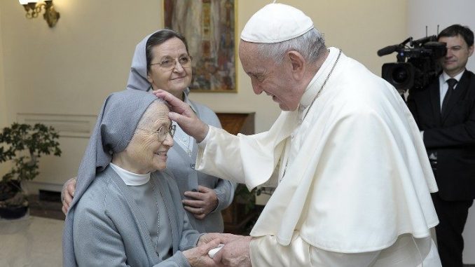 70 lat w służbie 7 papieży. Kim jest Maria do Céu Pereira? - Życie Zakonne
