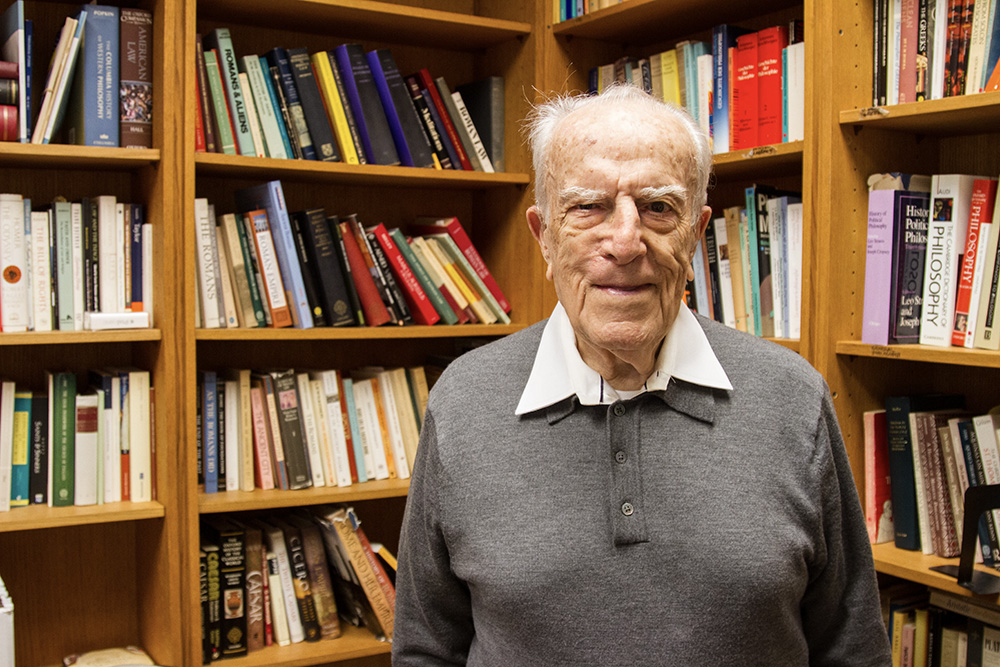 USA: zmarł ponad stuletni jezuita o. L. Orsy – kanonista, który ...